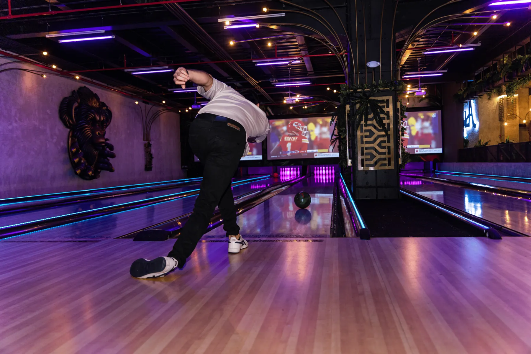 Jungla Bowling Panamá | Bolos en San Francisco, Eventos, Restaurante y Bar