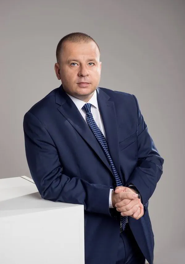 Kontakty robią kontrakty