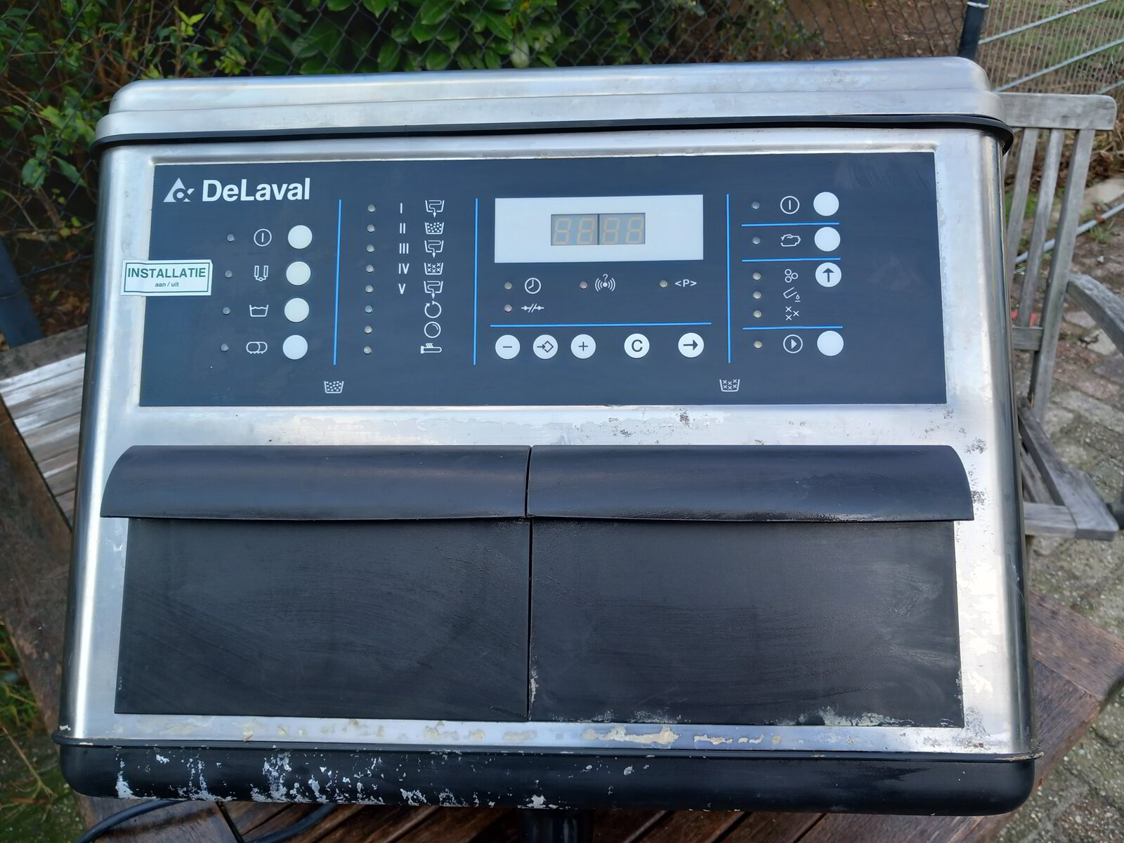 DeLaval C-200 cleaning unit