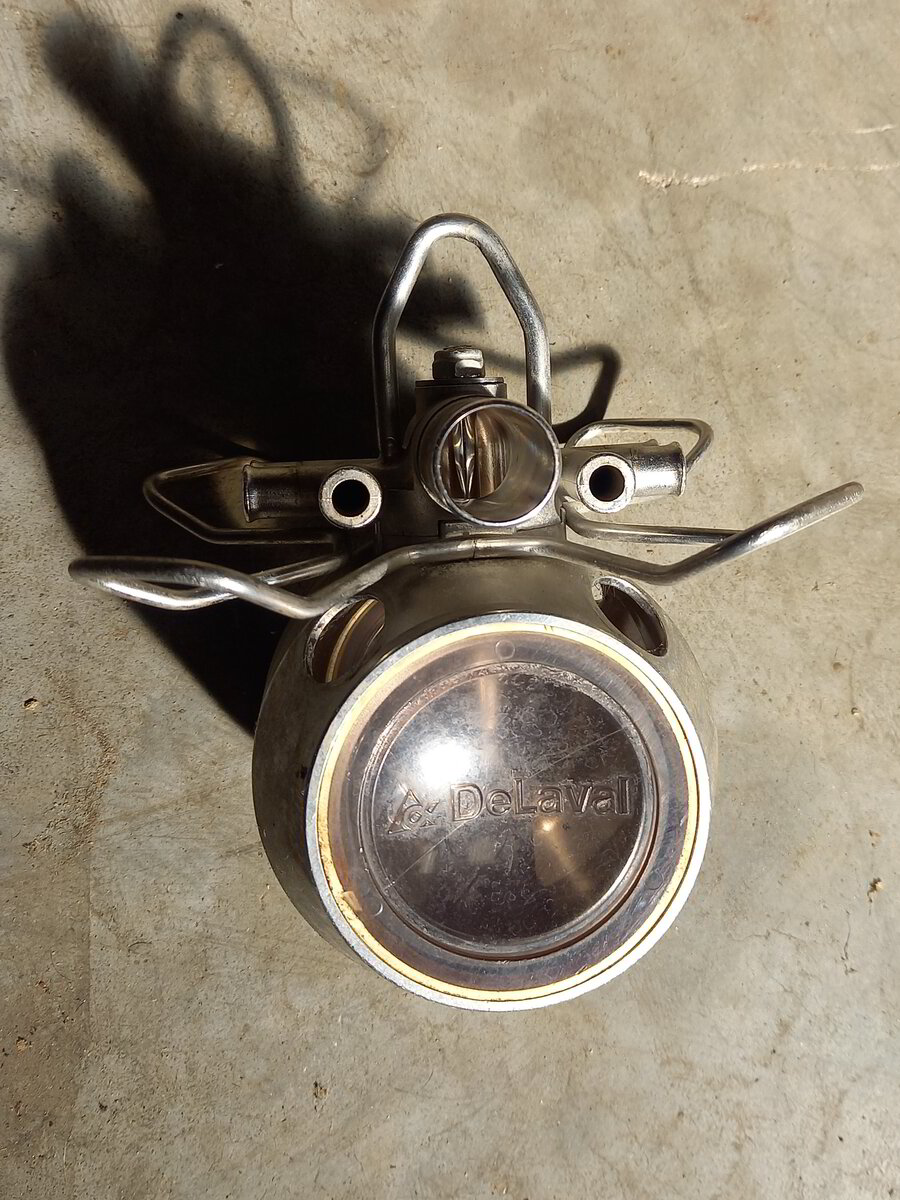 DeLaval Milk Claw