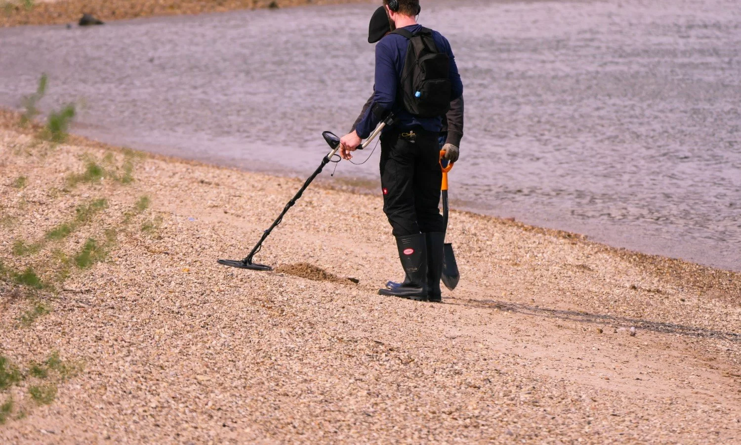 BEST METAL DETECTOR FOR THE BEACH