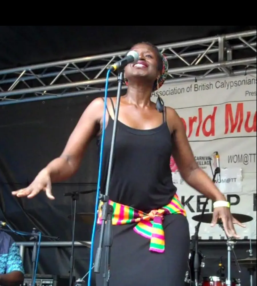 Adjoa Akoma Live