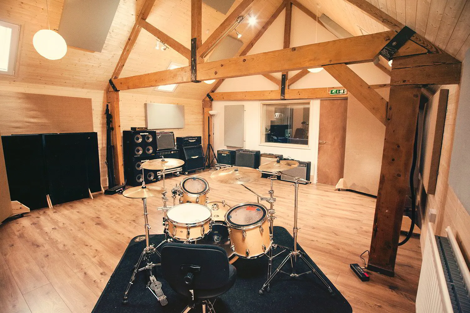 Echo Pine Music - Indie-Folk Producer