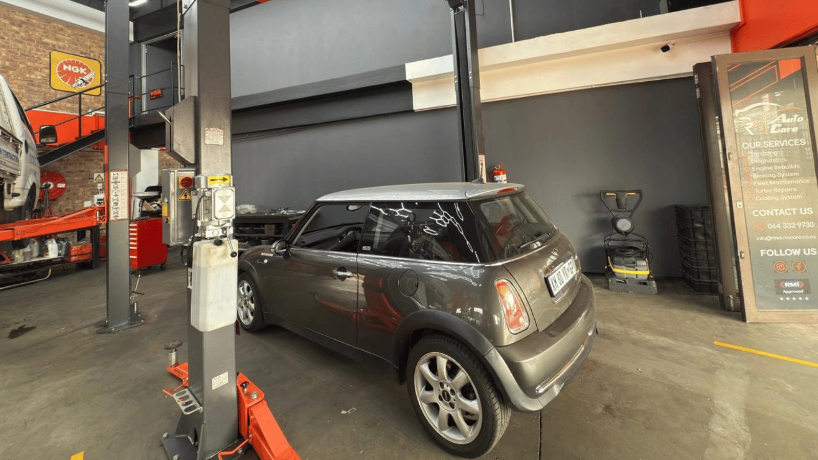 Restoring a MINI Cooper R50 to Its Best