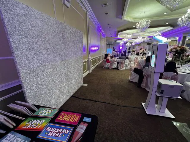 Open Air Photo Booth Rental Chicago | Eminence Photo Booth Rentals