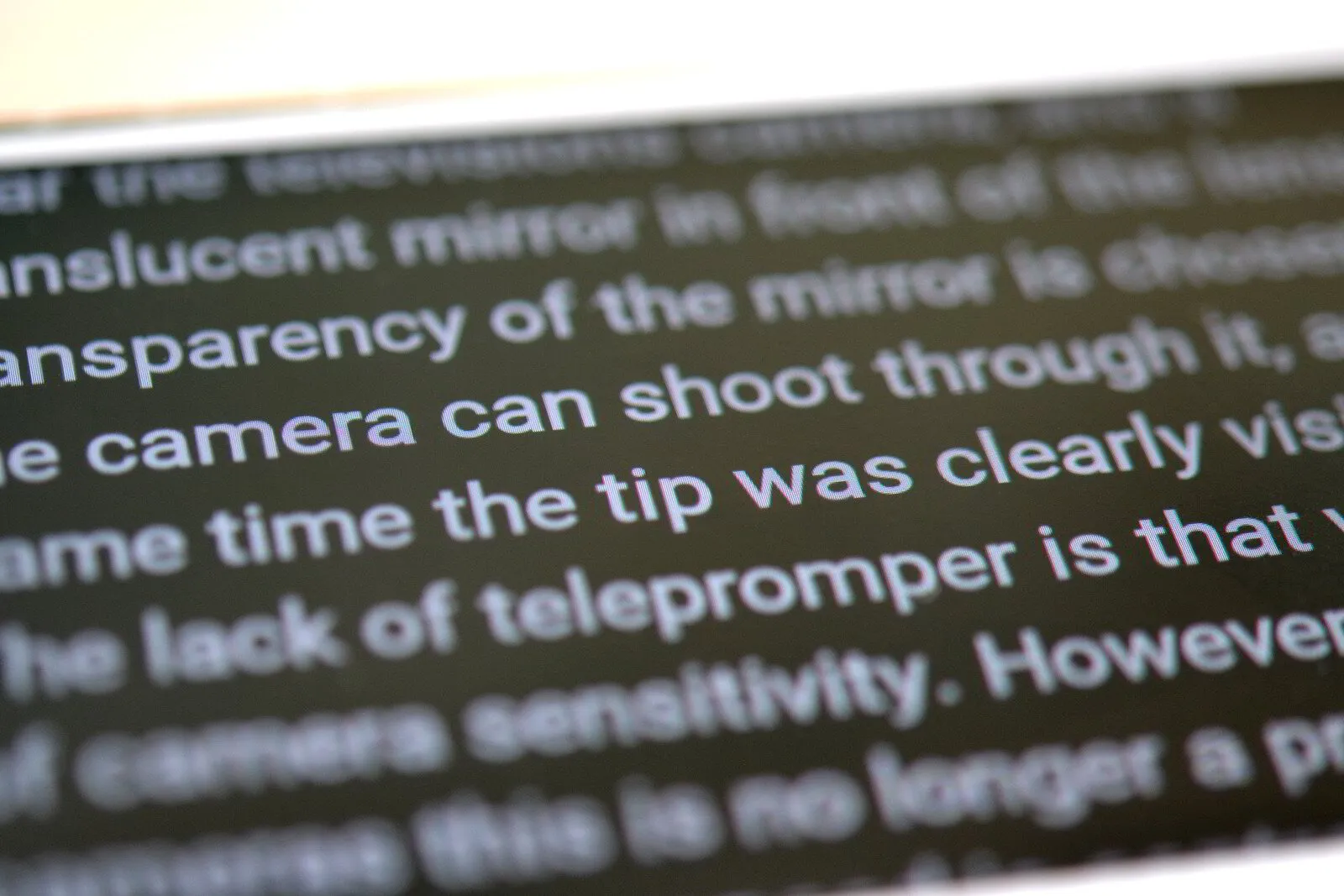 Top 5 Things to Consider When Using Teleprompter for Video