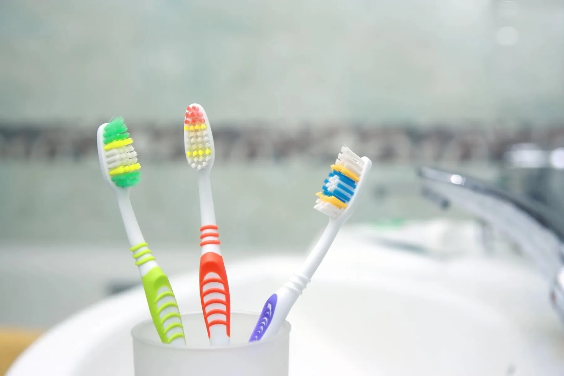 What Type of Toothbrush Should I Use?
