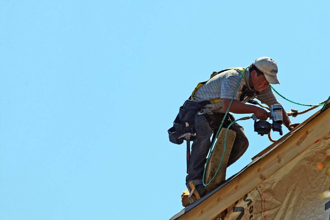 Roof repair Pinecrest