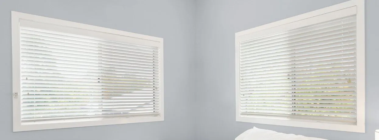 Smart Privacy Venetian Blinds