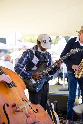 Apply to Perform at The Linden Market, Botanical Gardens