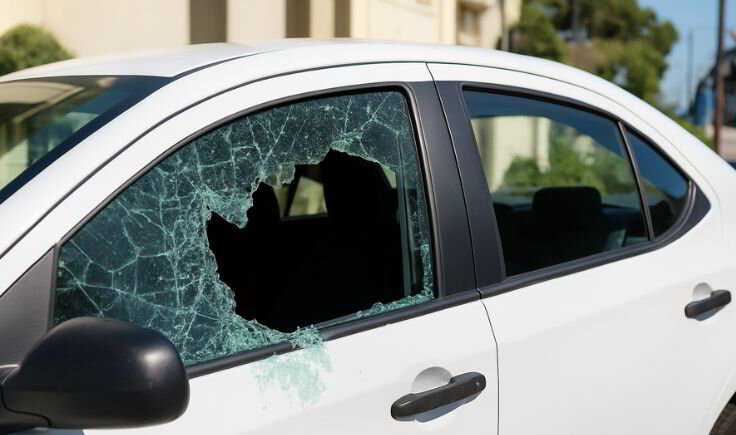 ¿Vidrio puerta roto? Conoce el paso a paso de cómo repararlo