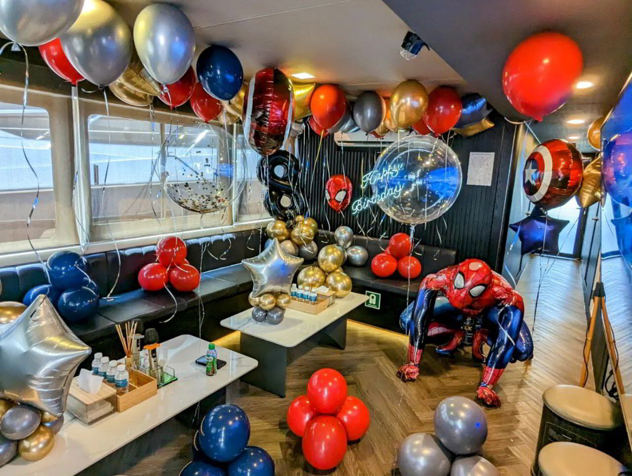Yacht Birthday Singapore | Yacht Charter & Rental | SAILUXO Yacht Club