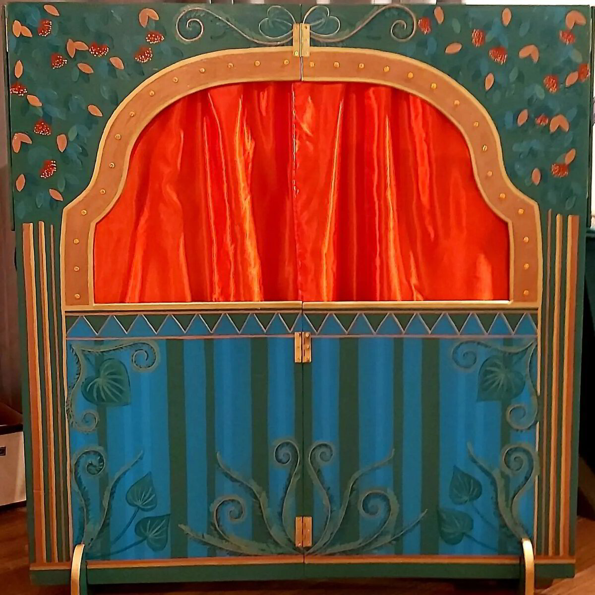 SET DESIGN & BUILD 13/4