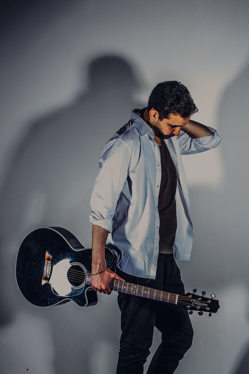 The Squeeze page of singer-songwriter Omar Anthony