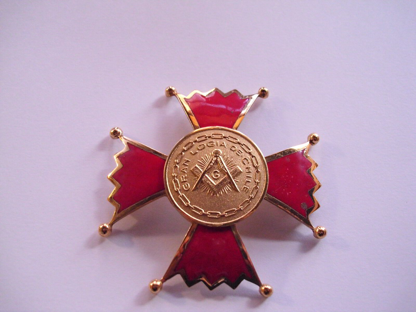 Cruz con Logo Masónico