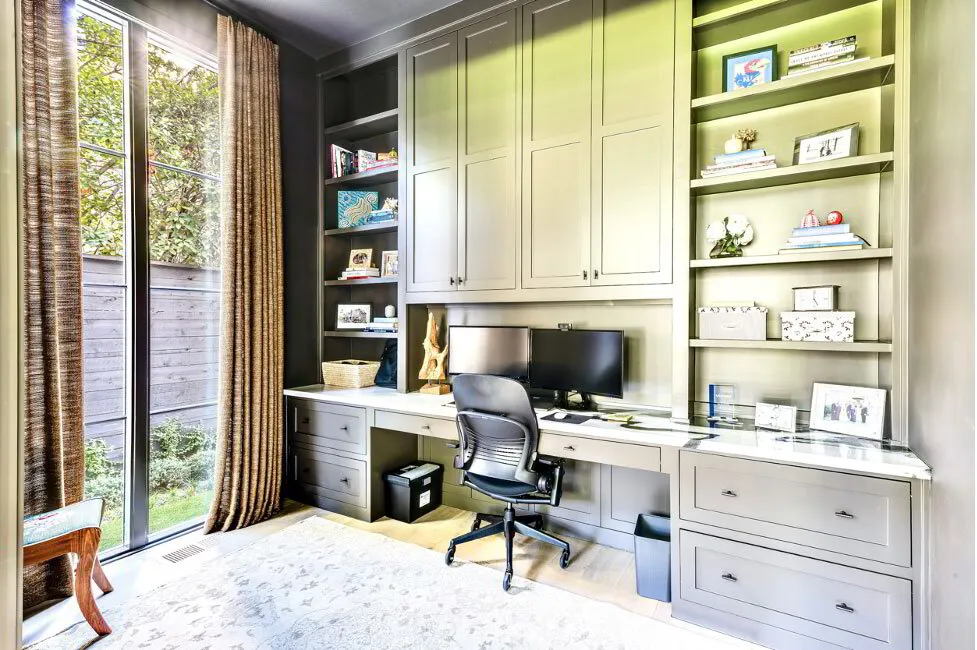 High-Tech Offices in New Luxury Homes