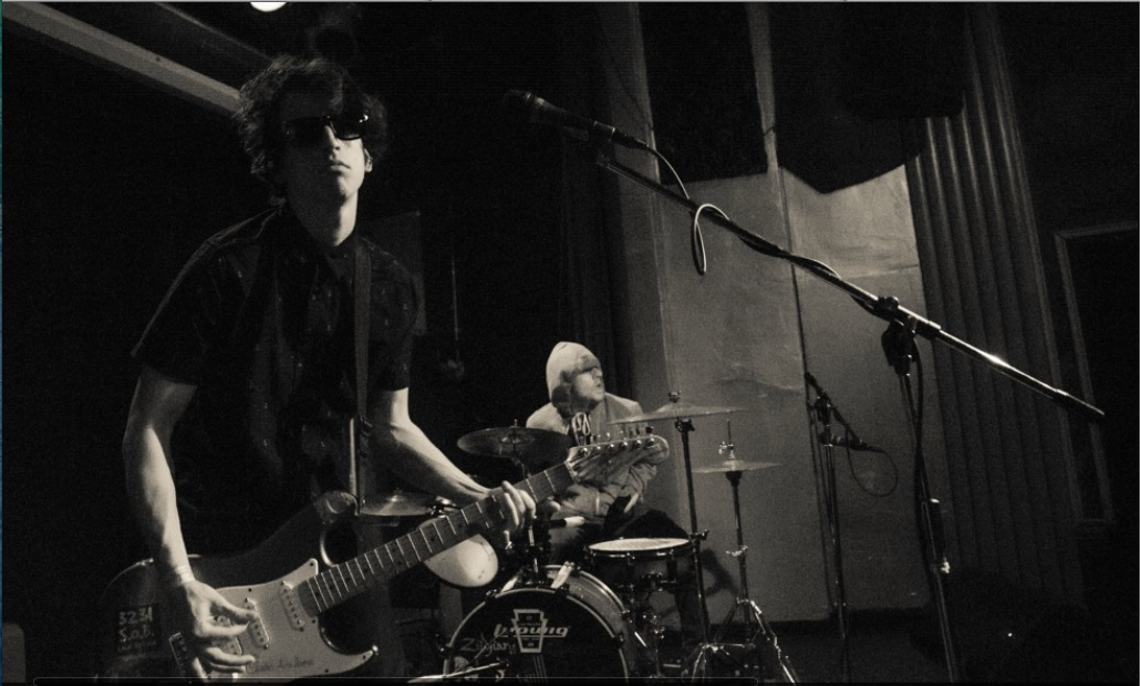 JHOFF perform new track "Scratch" live