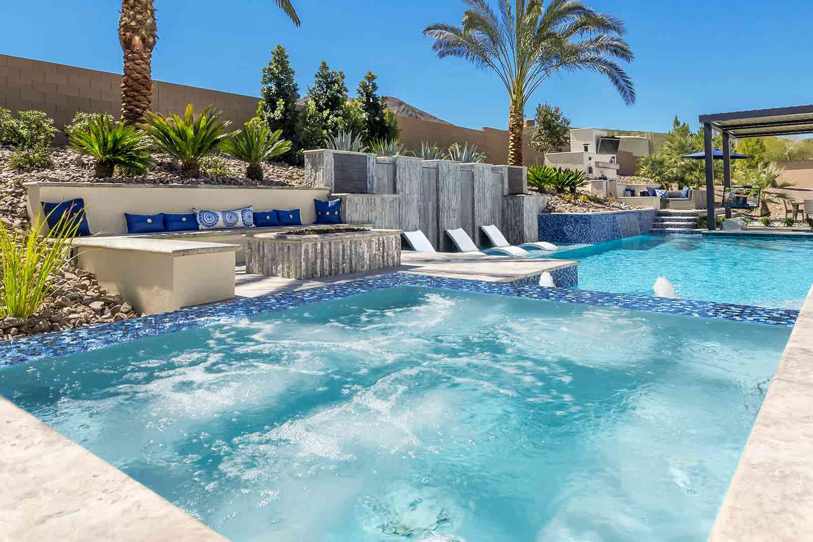 Expert Pool & Backyard Remodeling, Cleaning, and Repair Services | R-Tech Pool Services