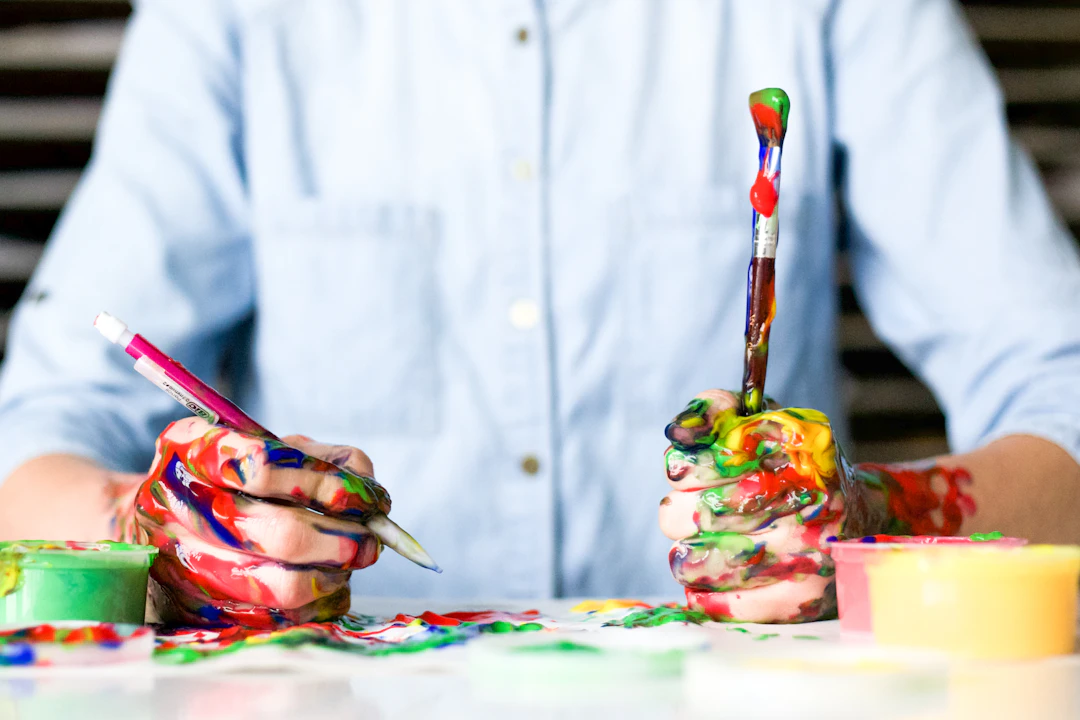 The Healing Power of Bilateral Art: Using Two Hands at Once in Art Therapy