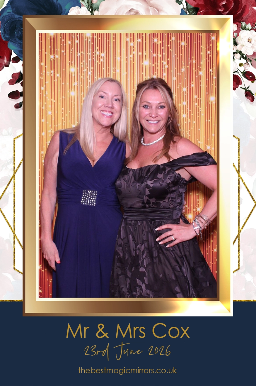 Wedding Photo Booth Design Options | The Best Magic Mirrors