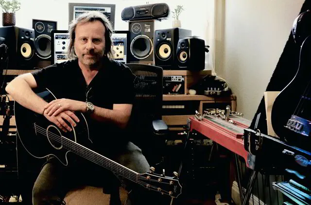 The official website of singer songwriter Jon Kissell