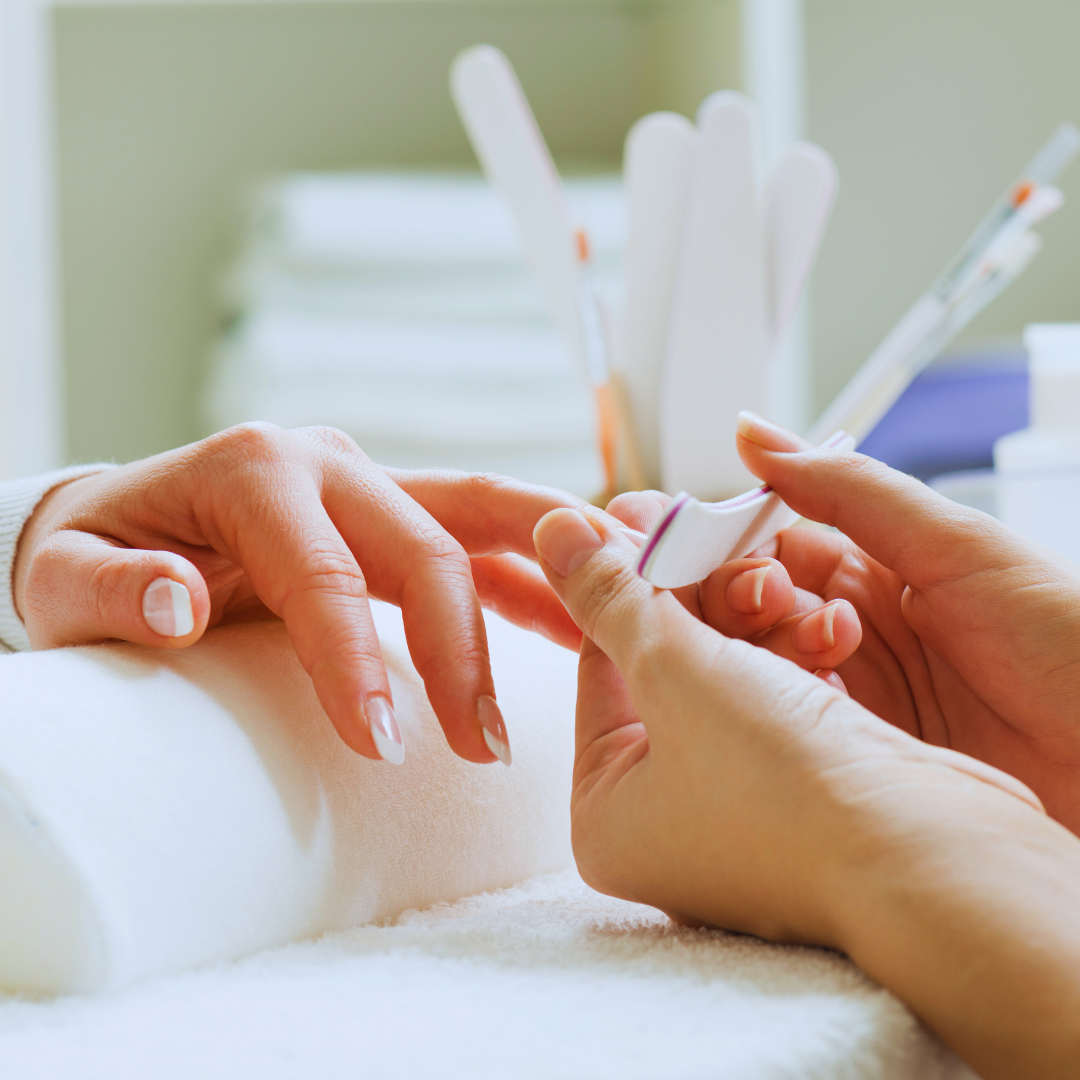 Relájate y embellece tus pies con nuestro exclusivo servicio de ...