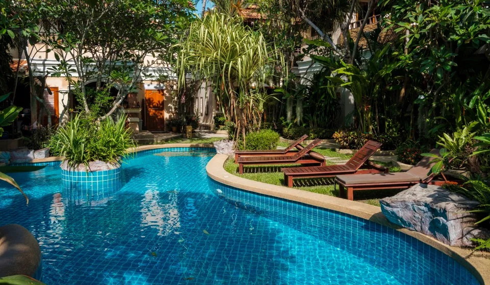 Exploring Pool Types: How to Choose the Right Pool for Your Home